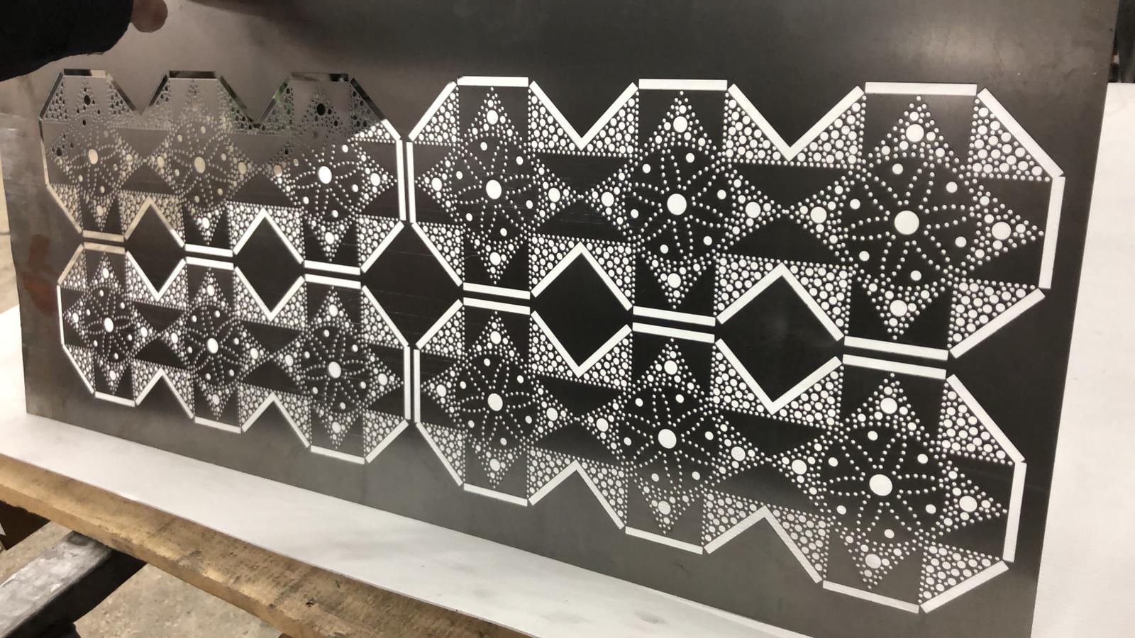 Motif décoratif en tôle perforée - Découpe Laser Poinçonnage - Dijon ...